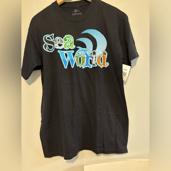 Seaworld | Tops | Seaworld Animals Tshirt | Poshmark